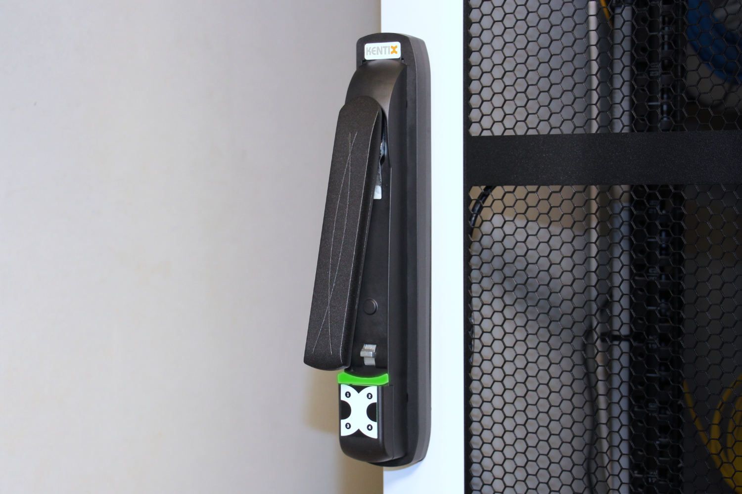 Network rack locking system for every need - Kentix